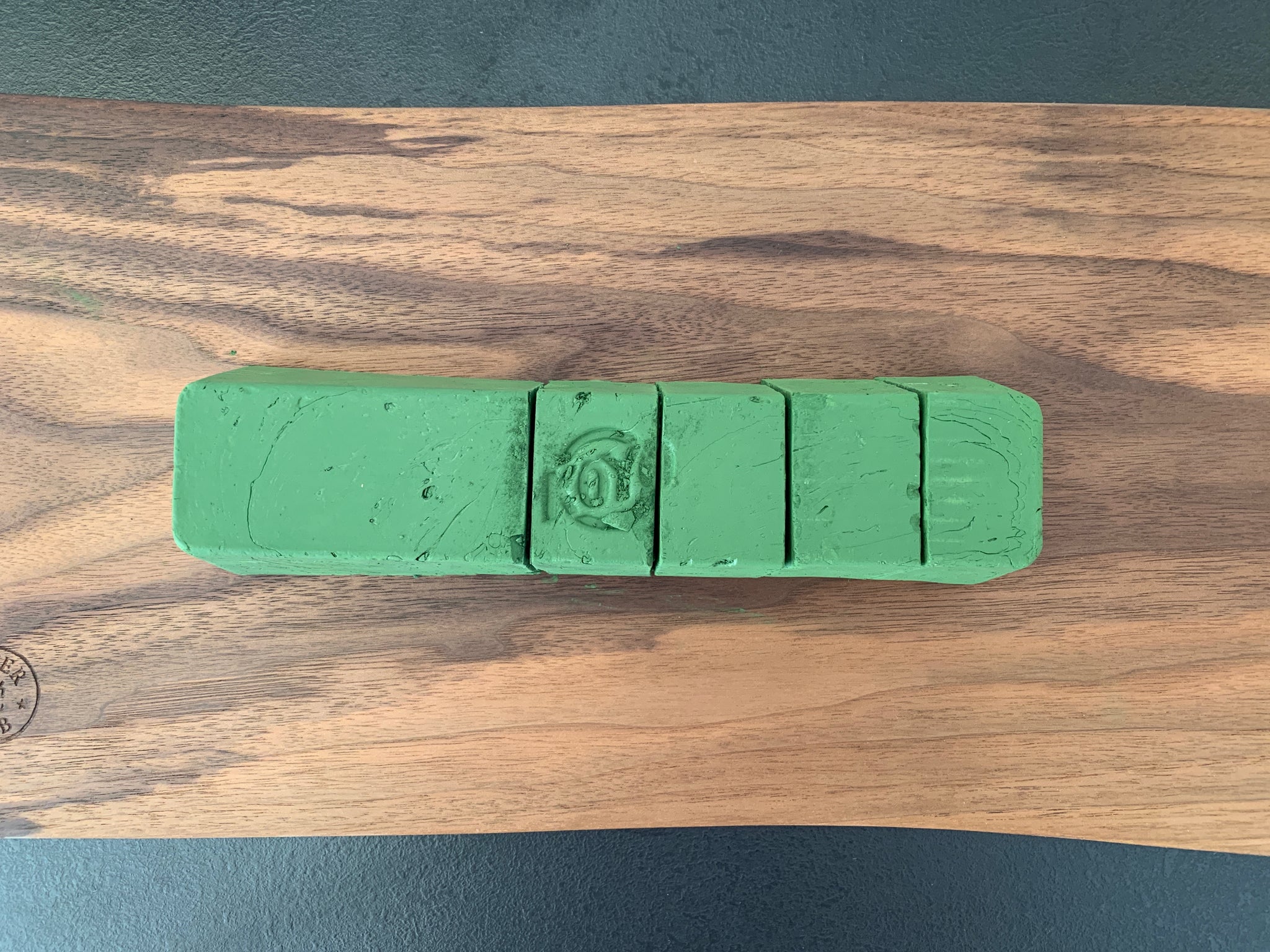 Koyo "Green Rouge" Polishing Compound [smaller chunk] – SharpEdge